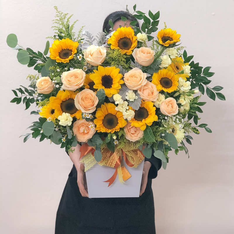 Sunflower Surprise - Hochiminh Flower Delivery
